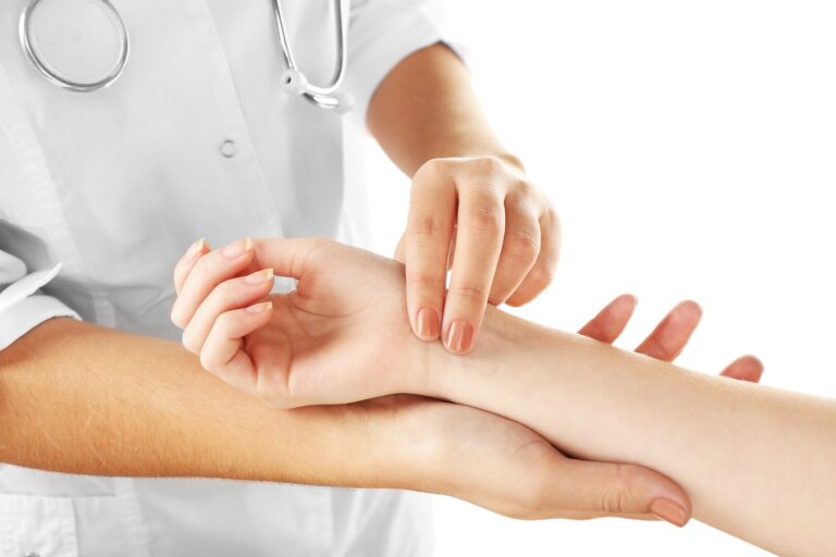 Care sunt valorile unui puls normal în funcție de vârstă - Revista Galenus